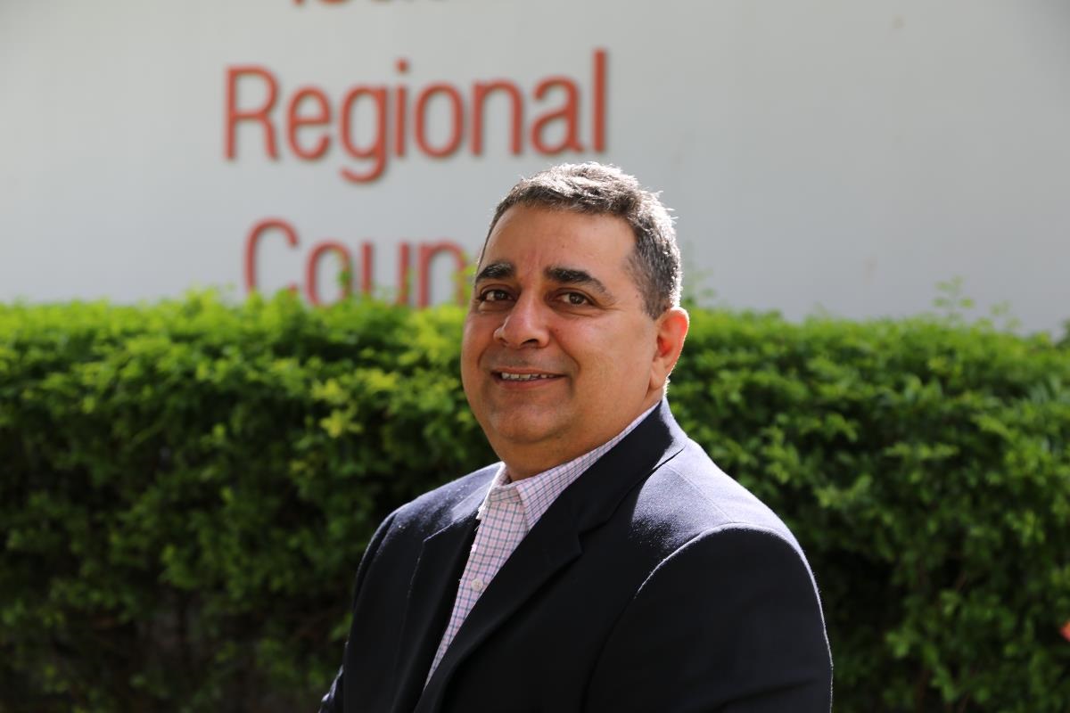 Robert Perna - Isaac Regional Council